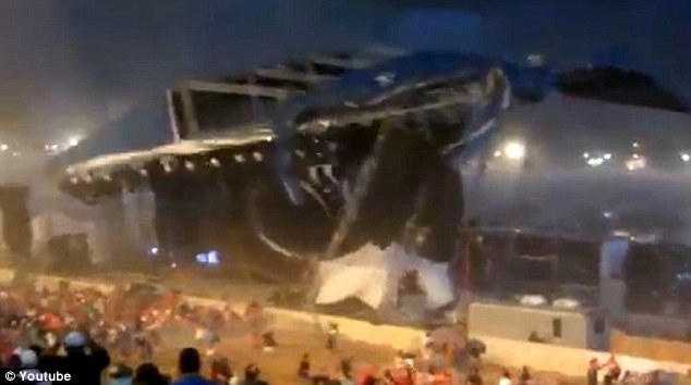 sputdo: Horrific moment the stage collapsed onto screaming crowd at ...