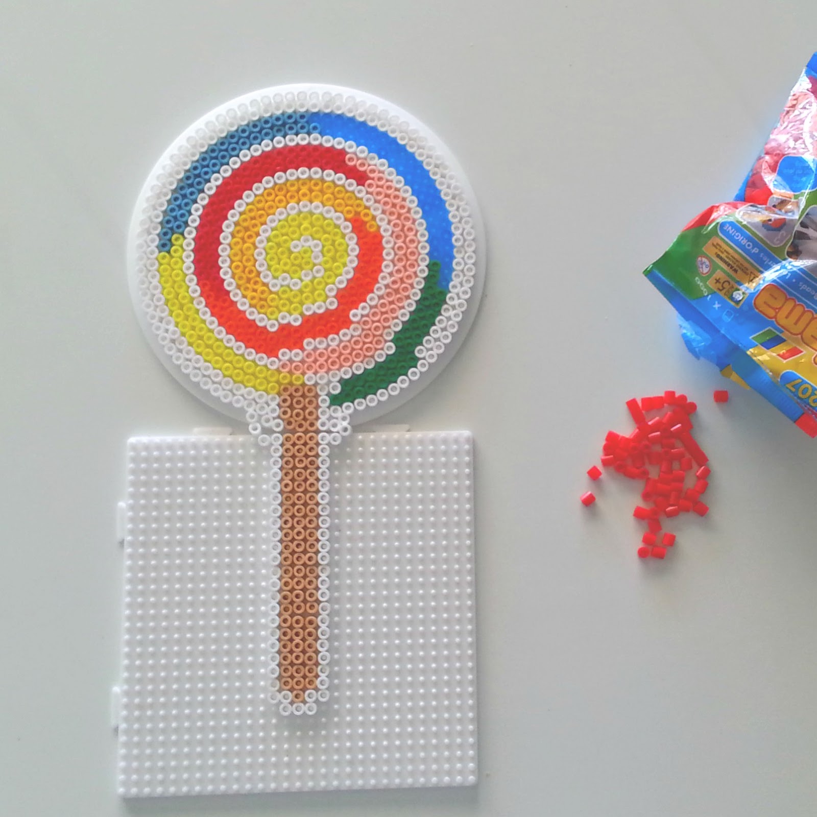 cupcake cutie: FREE PATTERN: Giant hama bead lollipop (perfect for a ...