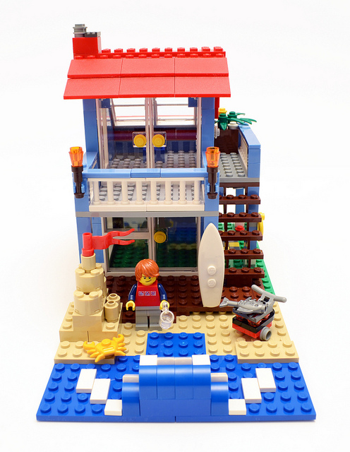 Boris Bricks: LEGO Creator #7346 Seaside House Review