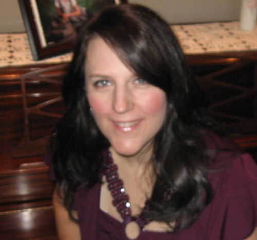 What's Beyond Forks?: Book Review: Rising by Holly Kelly