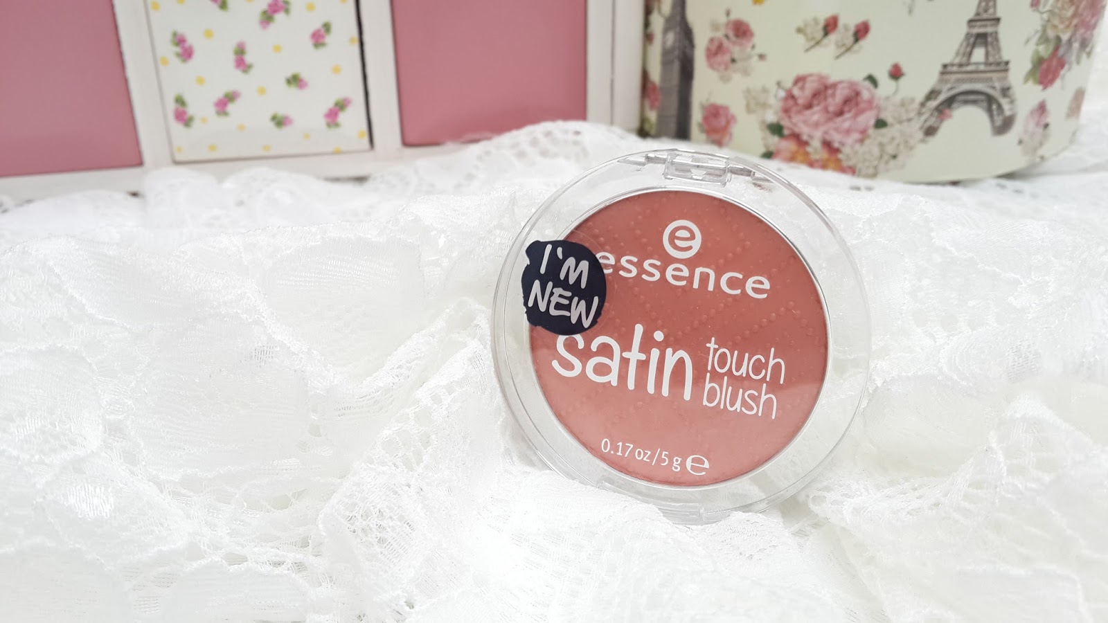 Essence satin touch blush | 10 satin coral - Glitter Snowflake
