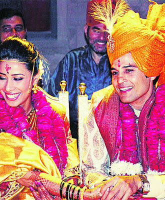 Top News: Rajeev Khandelwal and his wife Manjiri Kamtikar Wedding Photos