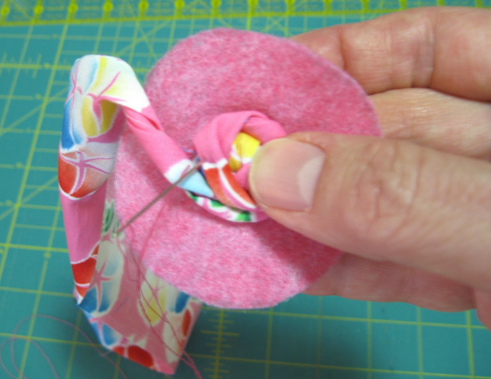 Leslie's Art and Sew: Fabric Flower Tutorial