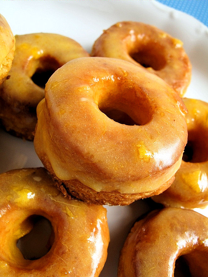 Foodiva's Kitchen: Instantly Gratifying Mango Donuts