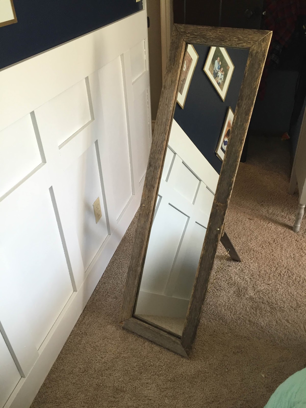 DIY Sunday: Rustic Mirror Frame and Stand | The Dabbling Crafter