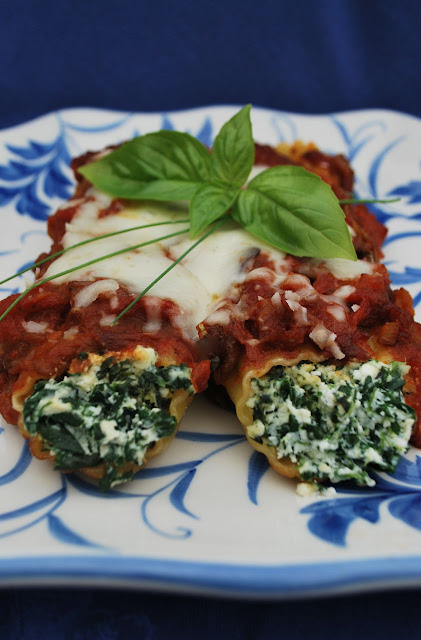 Scrumpdillyicious: Spinach and Ricotta Manicotti