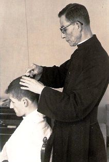 Acción Litúrgica: Tonsura