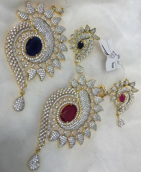 NEW STYLEST PENDAL SET BEAUTIFUL PENDAL SET. GRANTED SILVER PLUS ITS A ...