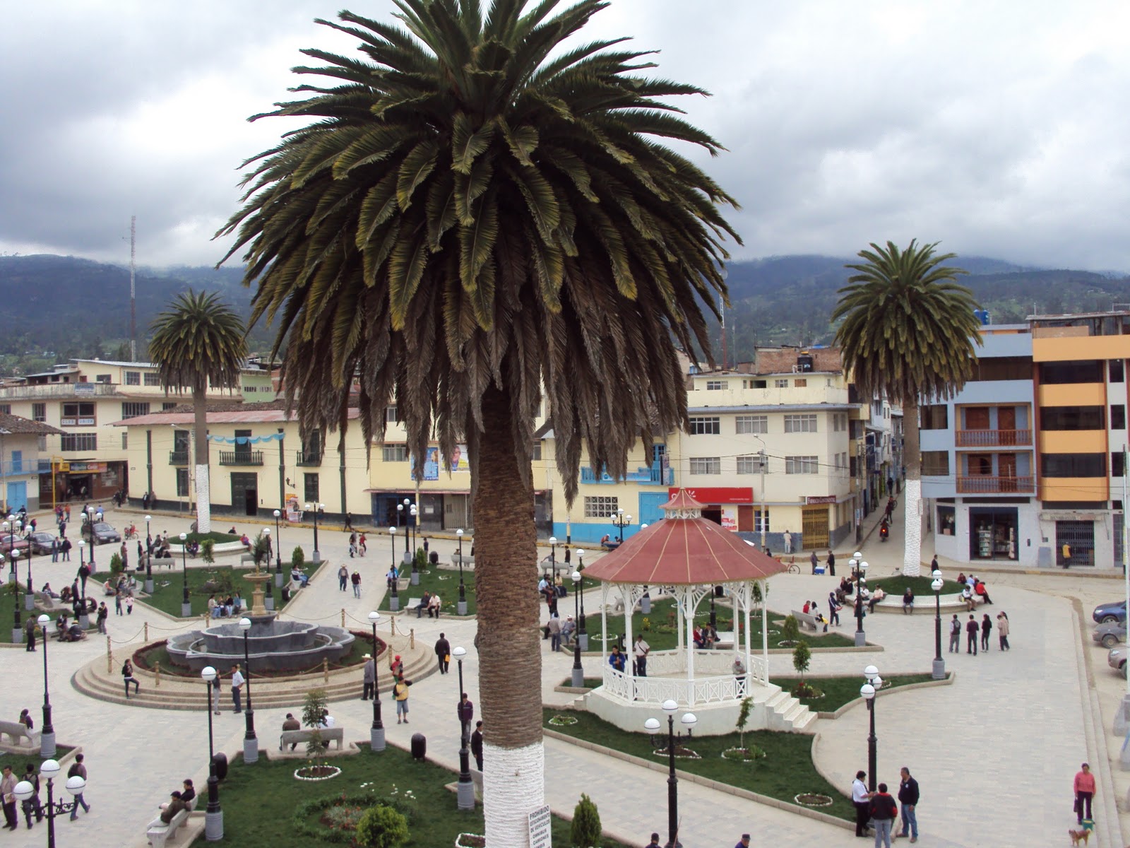 CHOTA, MARAVILLA DEL MUNDO: PLAZA DE ARMAS DE CHOTA