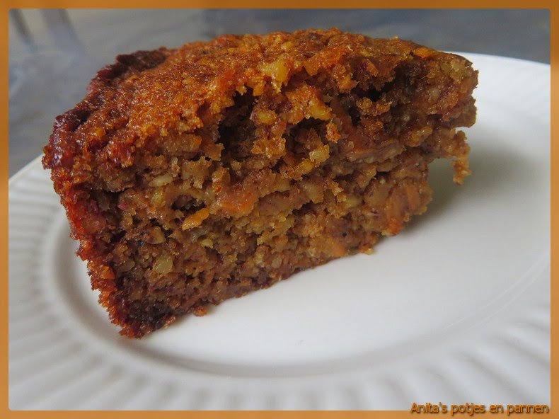 Anita's potjes en pannen: Wortel-dadel taart met honing