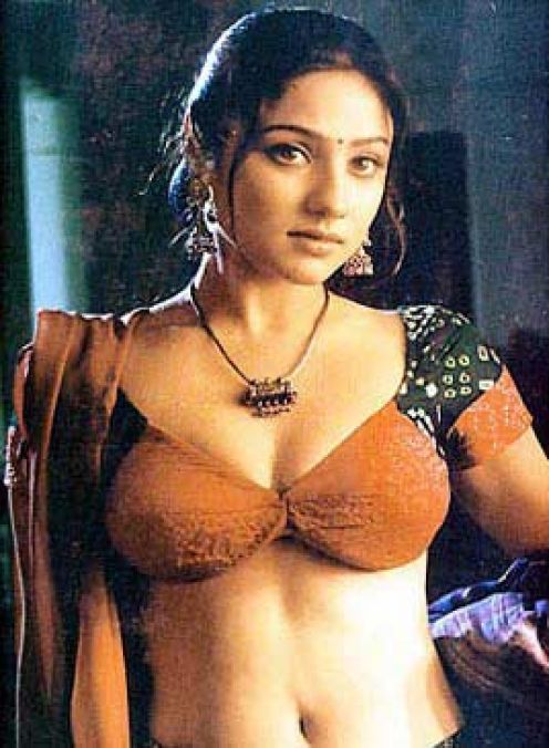 All About Cinema Actress Priyanka Trivedi Glamourous Cleavage
