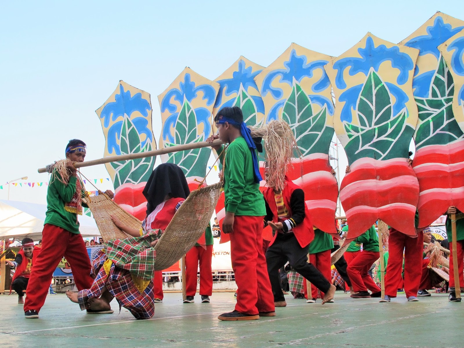 Gridcrosser: A Spectacle of Folk Culture in Capiz’s Festival