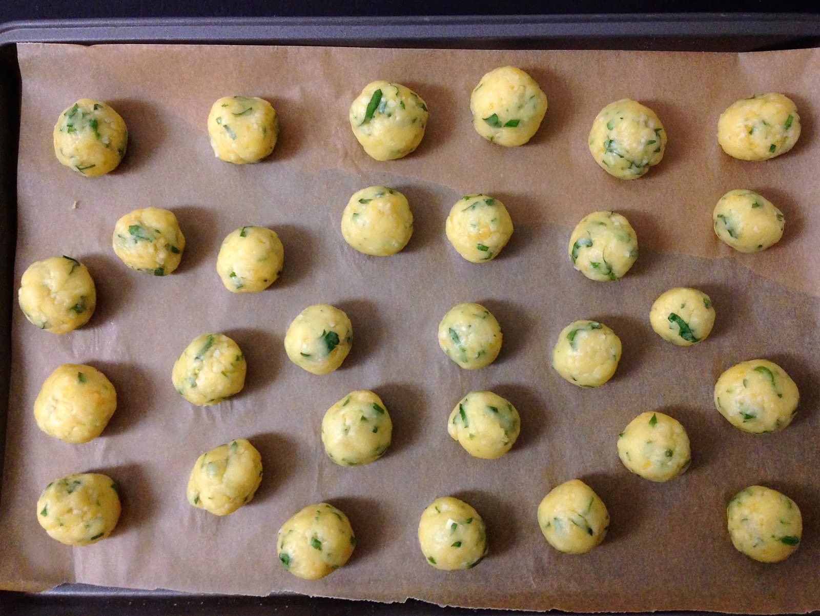 Keep the Peas: GOUGÈRES: BAKED CHEESE PUFFS