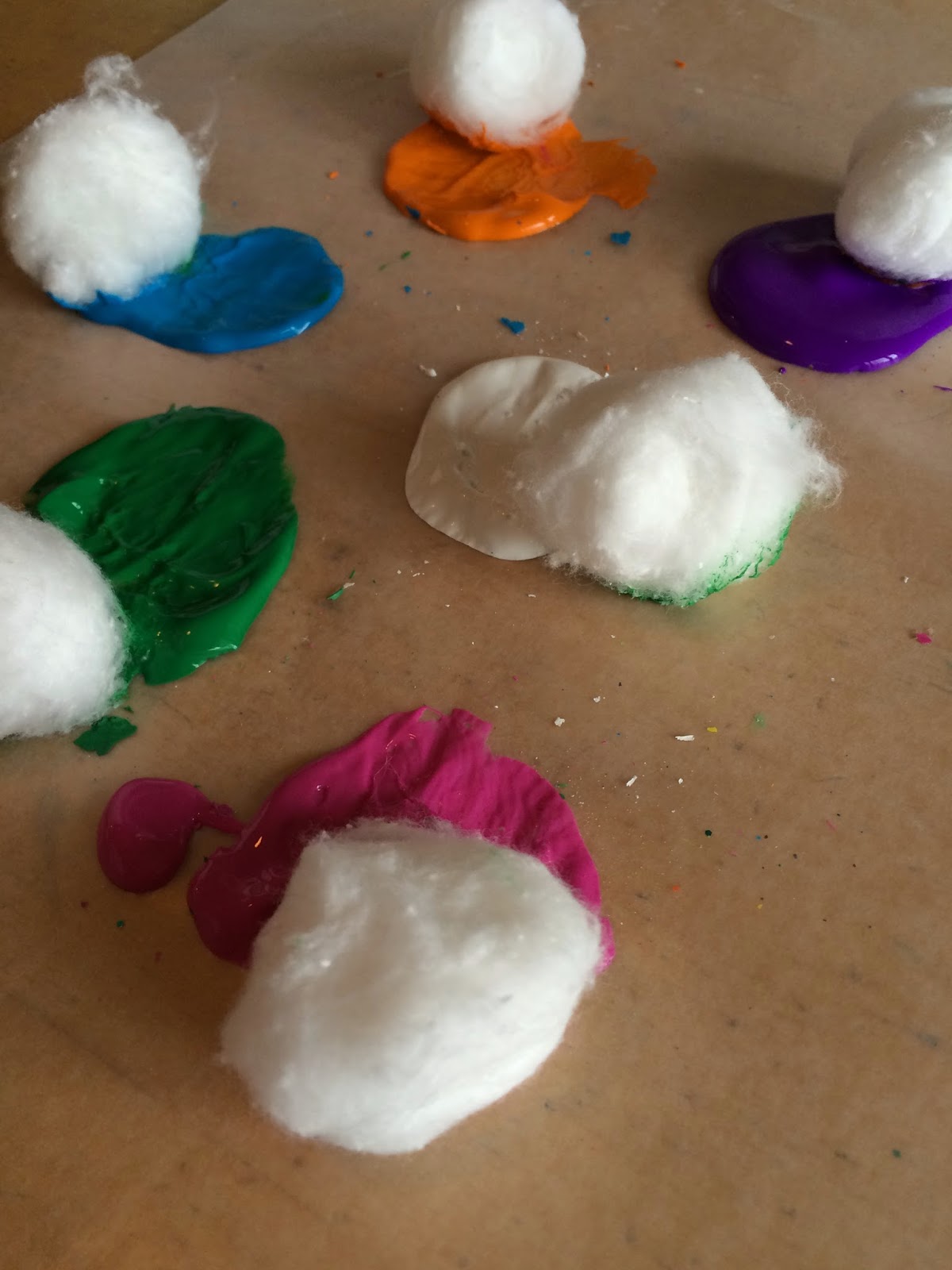 Mini Monets and Mommies: Snowball Toss Paint for Kids