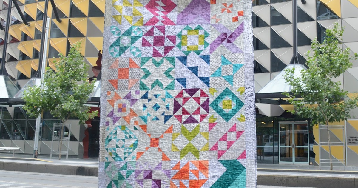 Craftaholic Kat: Modern HST sampler quilt