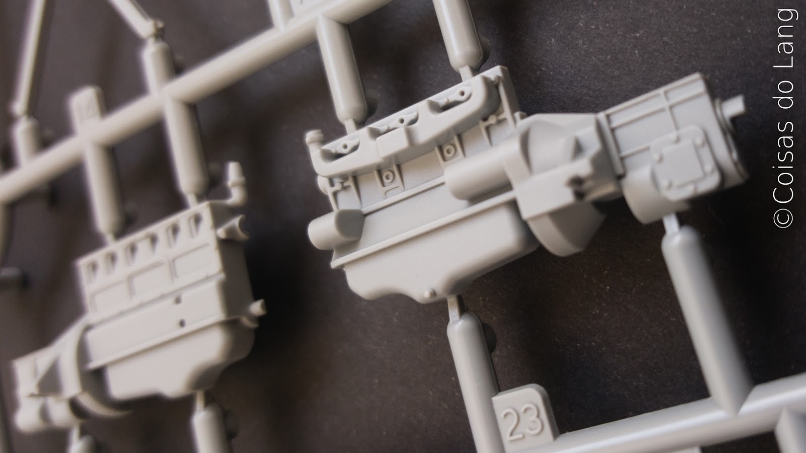 Review - Dragon 6828 - German 3t 4x2 Truck w/2cm FlaK 38 (2 in 1)