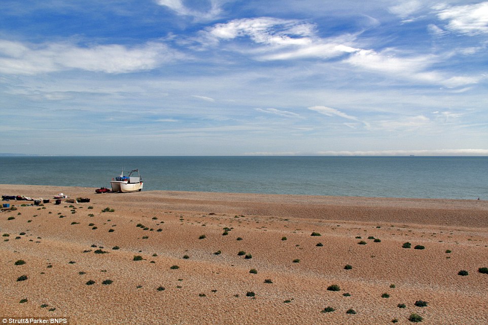 World Of Technology: Britain's only DESERT (29 Pics)