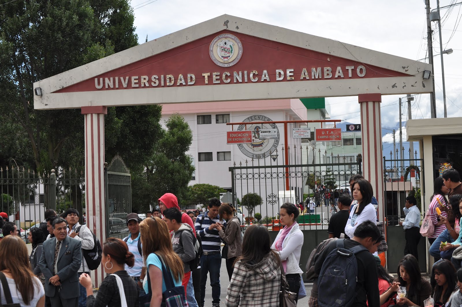 LA U-TV AMBATO AYER Y HOY EL BLOG DE LA UTA: UTA REALIZA CURSOS ...
