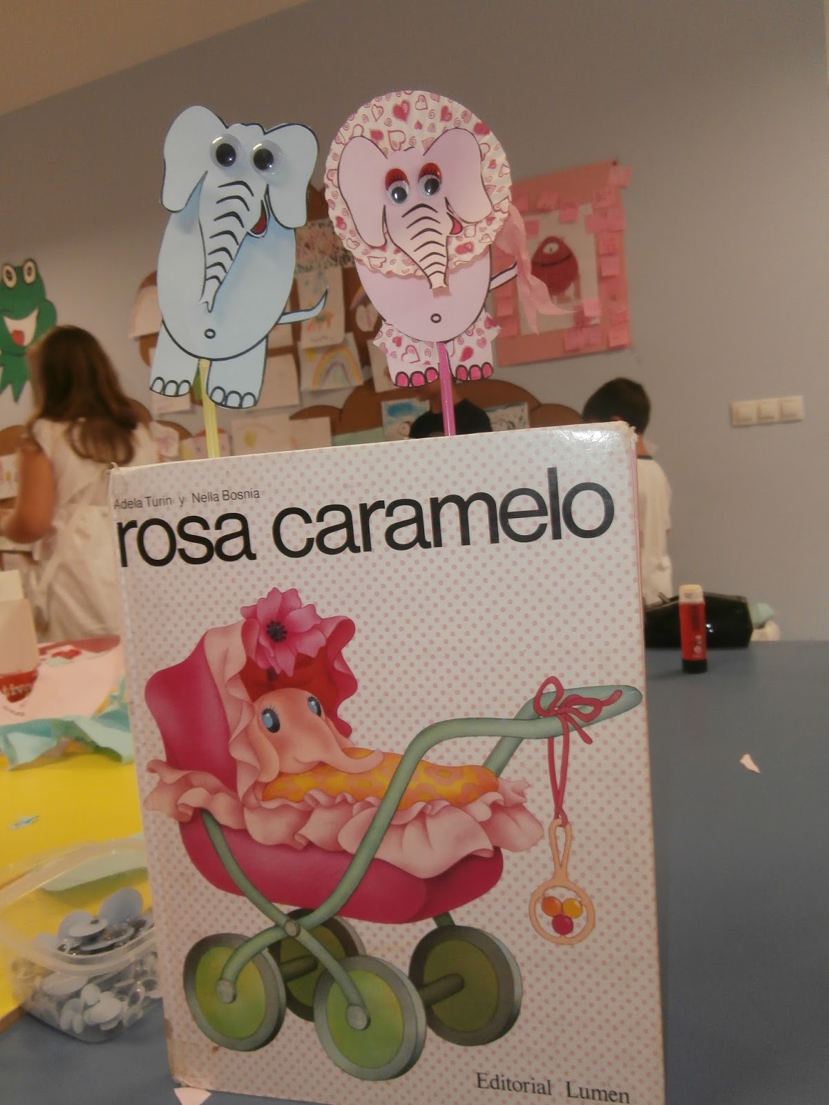 Biblioteca Municipal de Mallén: Rosa Caramelo. Adela Turín y Nella Bosnia