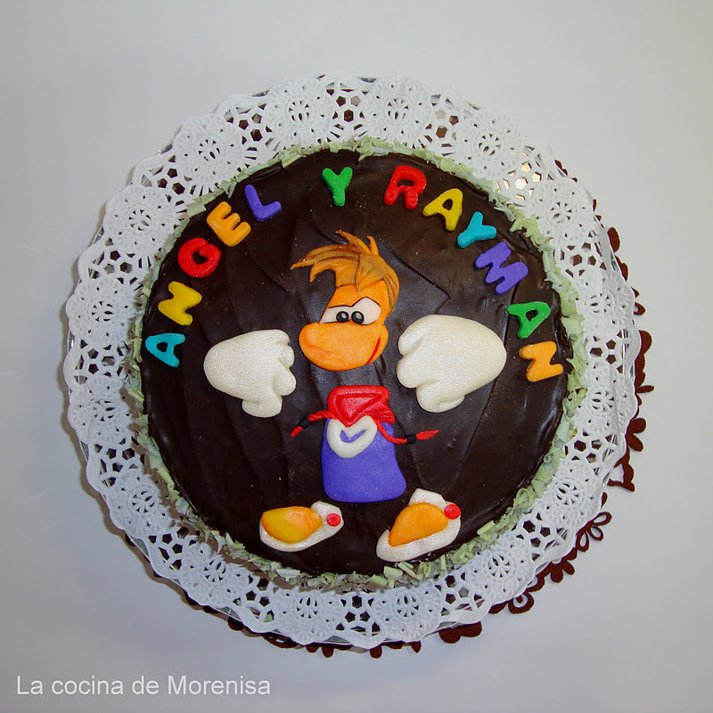 LA COCINA DE MORENISA: Tarta de Rayman con Cumple Personalizado