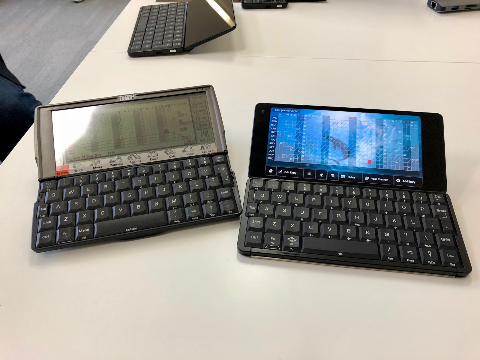 Euro Tech News: The Gemini PDA, it's as close to a Psion as you'll get ...