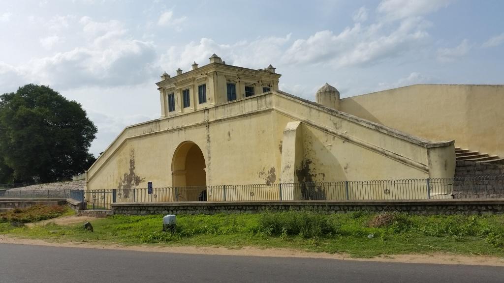 Tamilnadu Tourism: Delhi Gate, Arcot, Vellore