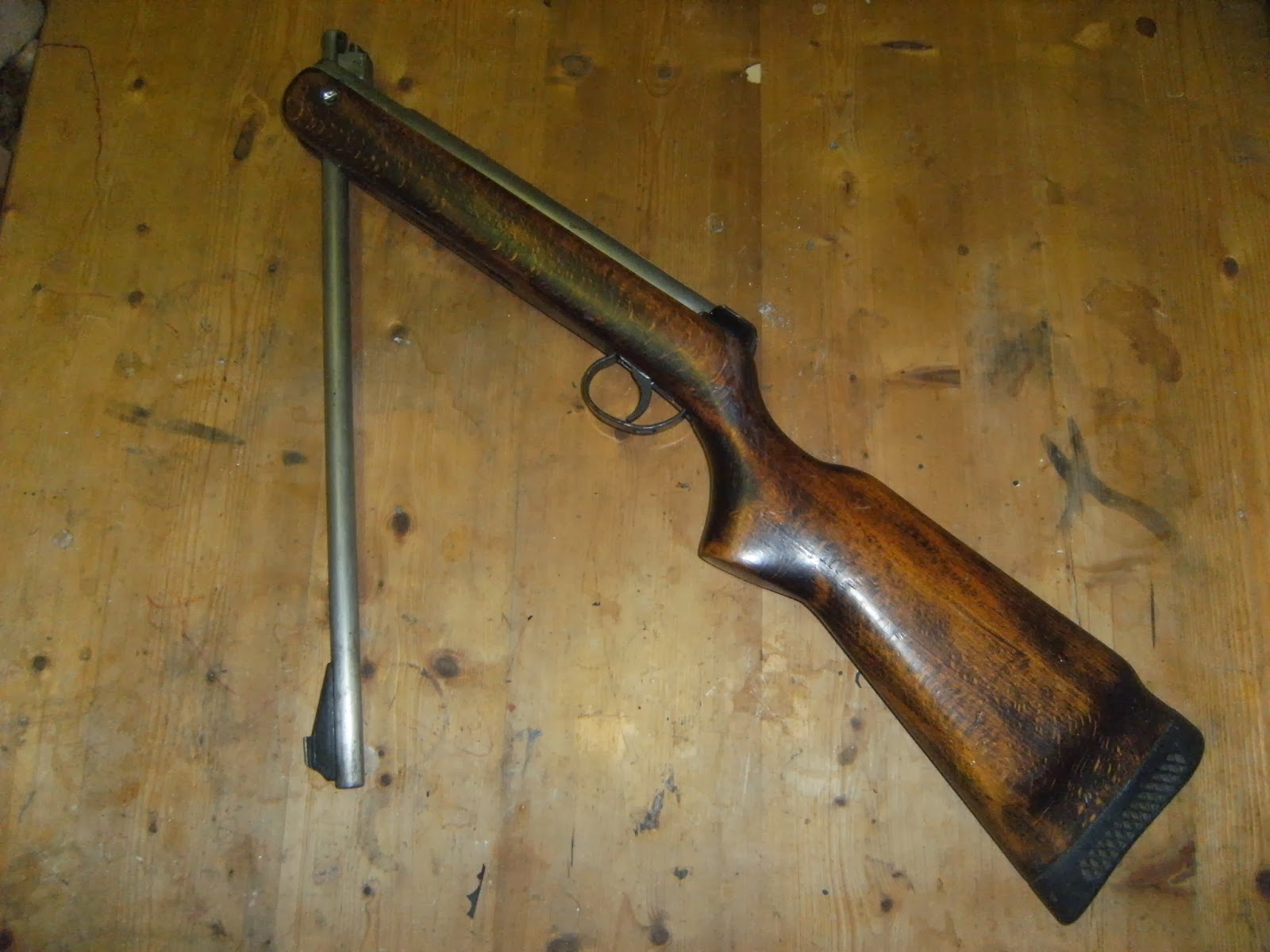 The Angry Angry Gun Company: .22 BSA Meteor Mk IV dissasembly