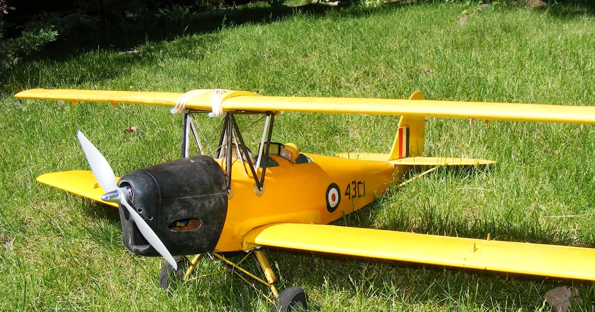 Mostly Toys and Flying Things: Resurrected 50 year old Tiger Moth