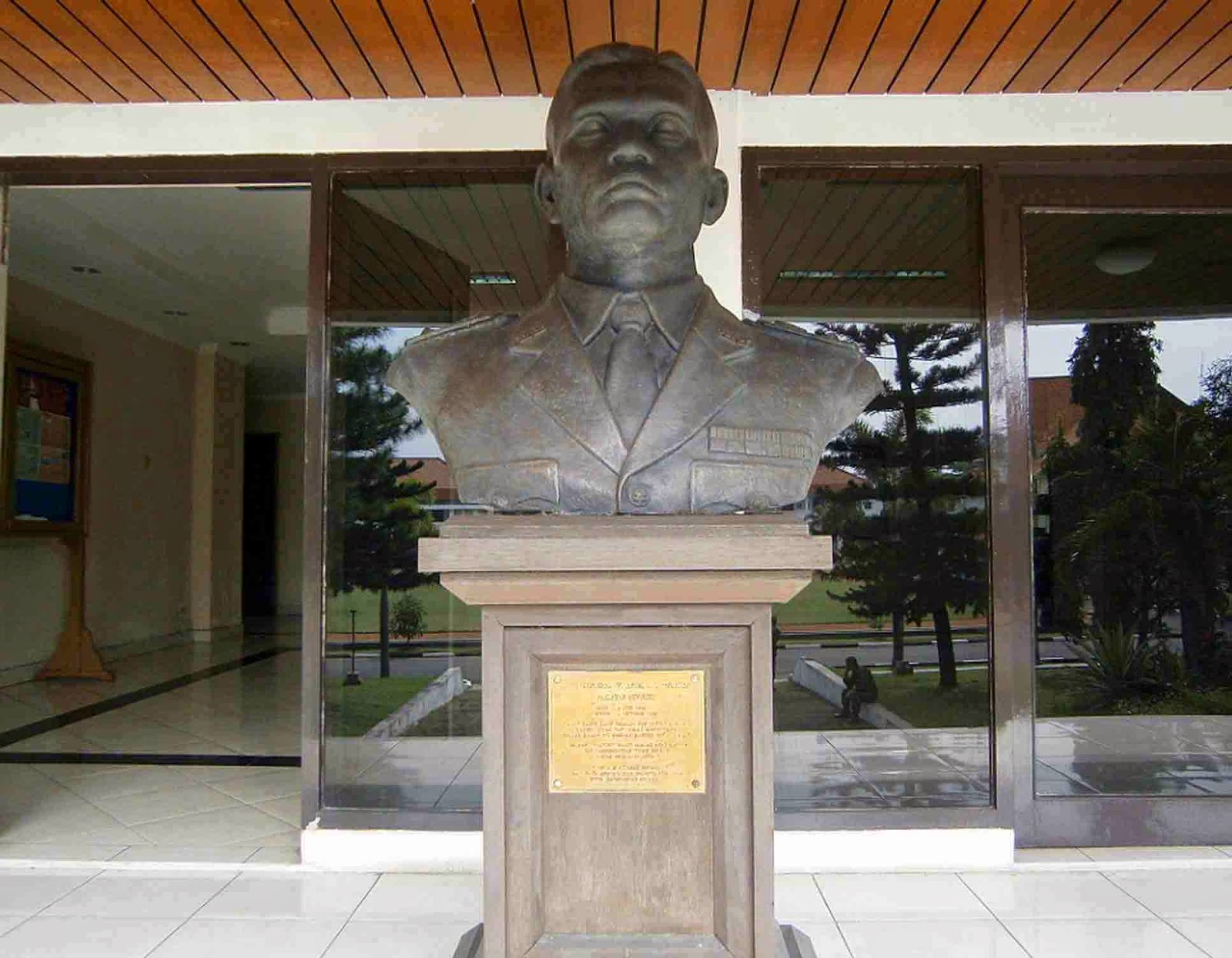 Donald Isaac Pandjaitan: Foto - Gedung D.I. Pandjaitan - Seskoad Bandung