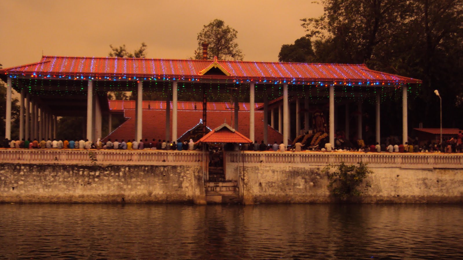 Where Eyes can tell a Dream: Nenmara Vela- Palakad