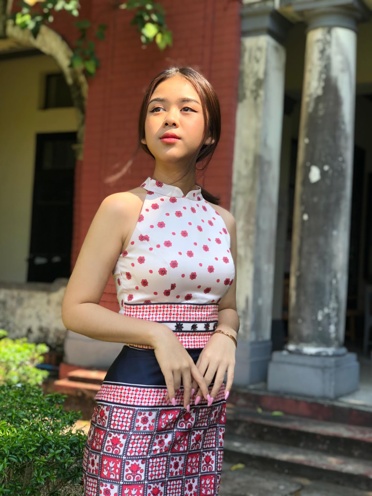Phone Thiri Kyaw - Beautiful Outfit