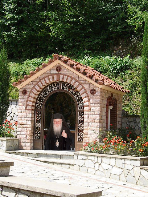 Ομολογία: ΟΜΟΛΟΓΙΑ: Ο μακαριστος μητροπολιτης Λαρισης ΘΕΟΛΟΓΟΣ ηταν ...