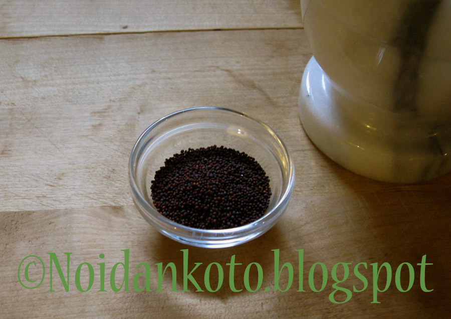 Noidankoto; Valkosipulia ja Salviaa: Sinappi (Sinapis)