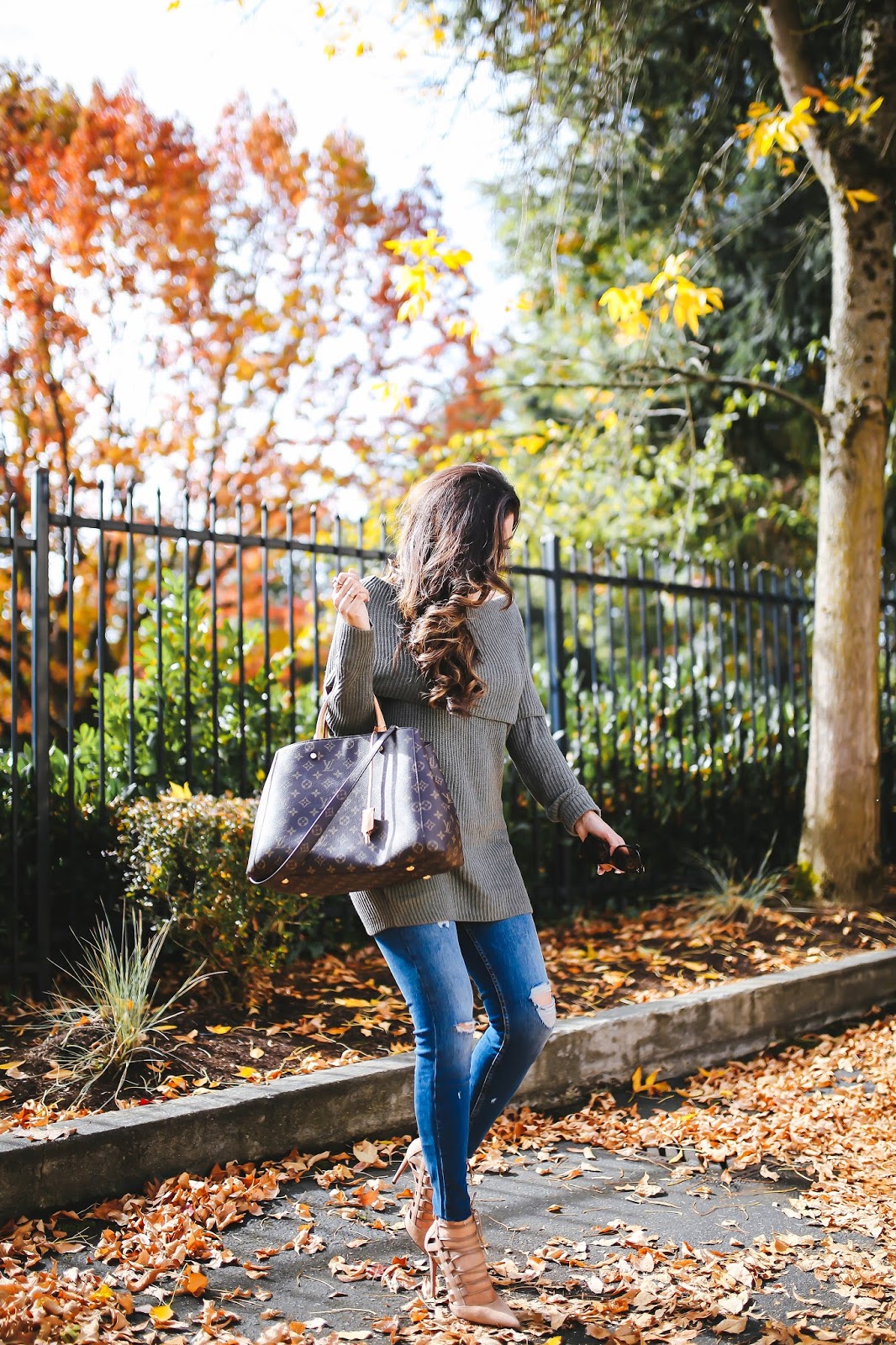 Fall Must Have: Off The Shoulder Sweater | The Sweetest Thing | Bloglovin’