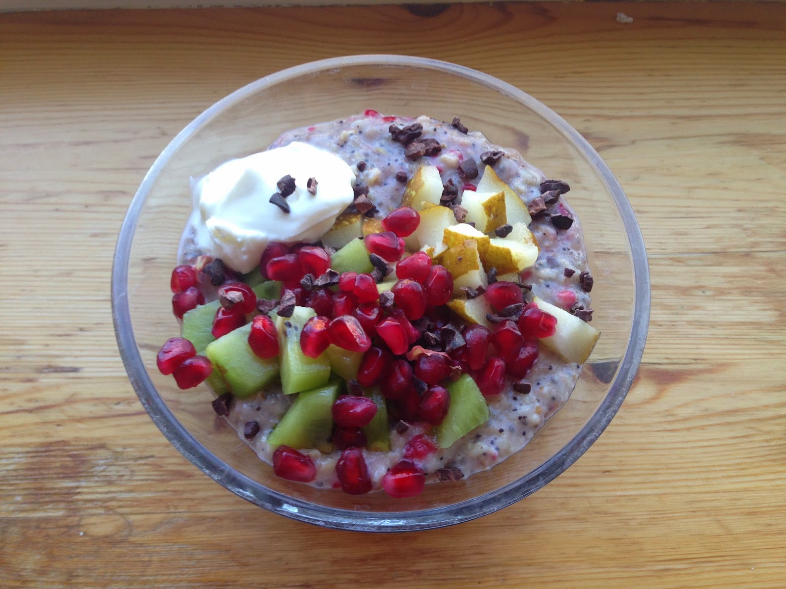 Magustoit hommikusöögiks- kaerahelbepuder banaani ja mooniseemnetega ...