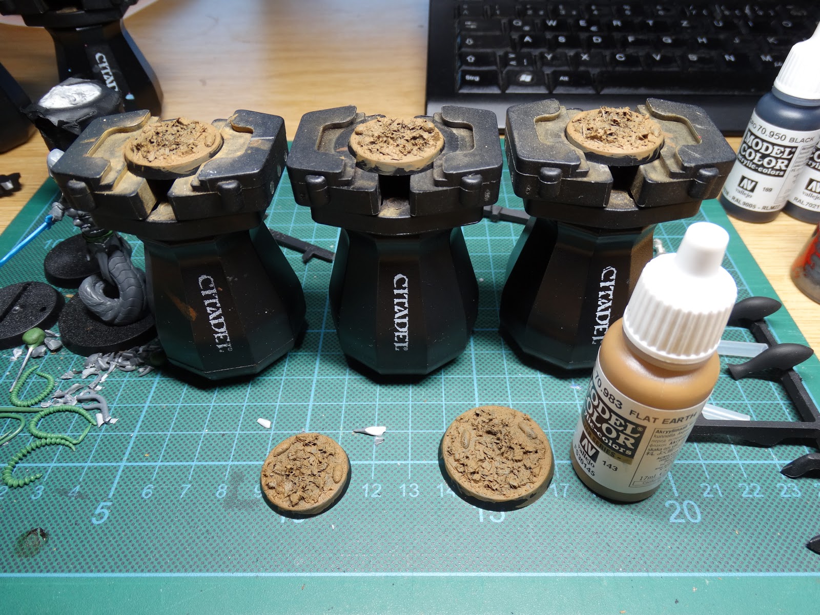 LarsonicMiniatures: May 2019