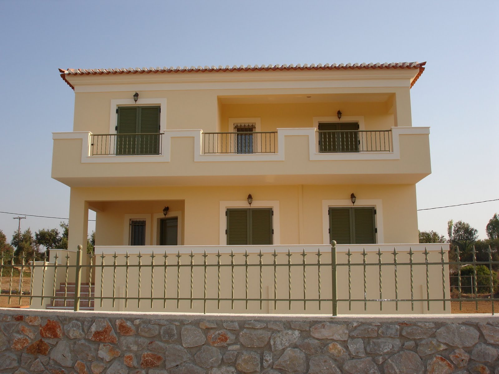 Lampiris Village: ΜΕΖΟΝΕΤΕΣ ΣΤΟ ΠΟΡΤΟ-ΧΕΛΙ