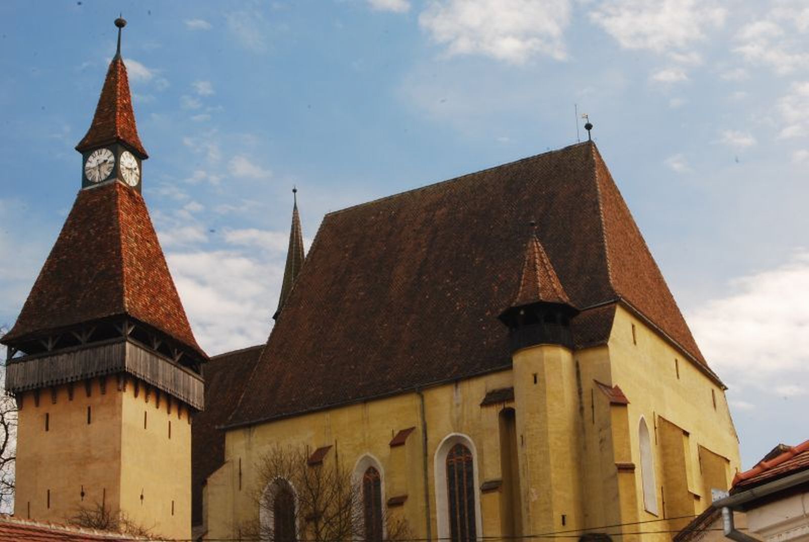 undeva la mijloc: Biserica fortificată din Biertan - Bierthalm ...