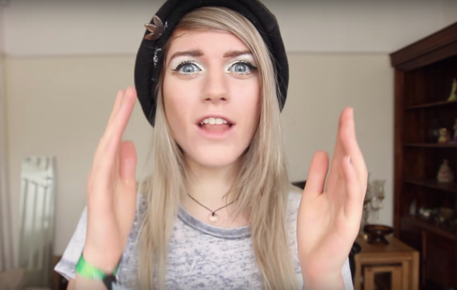 Body Language & Emotional Intelligence: Nonverbal Communication ...