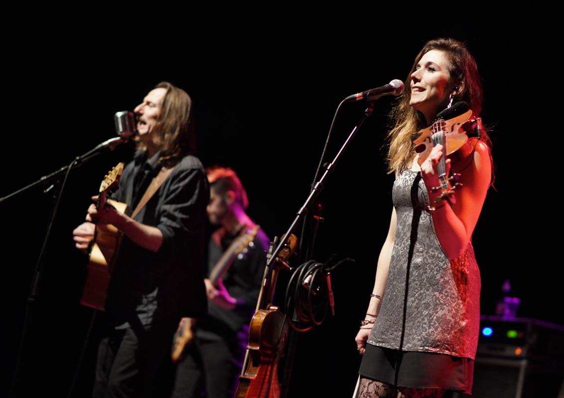 Folk All: ROVING CROWS