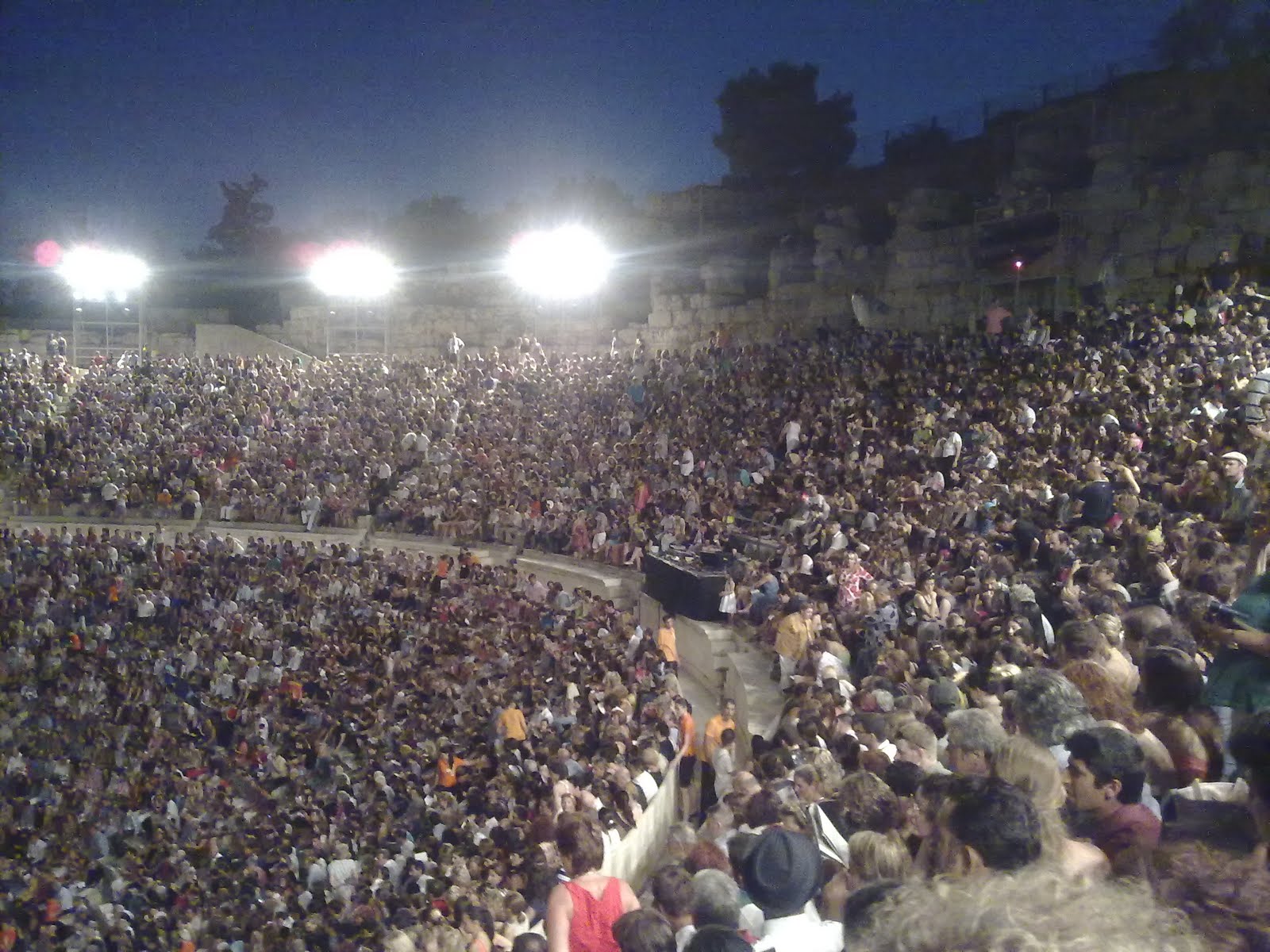 Ιδιωτική Οδός: H SYLVIE GUILLEM Σ' ΕΝΑ ΧΟΡΕΥΤΙΚΟ ΡΕΣΙΤΑΛ ΣΤΟ ΗΡΩΔΕΙΟ