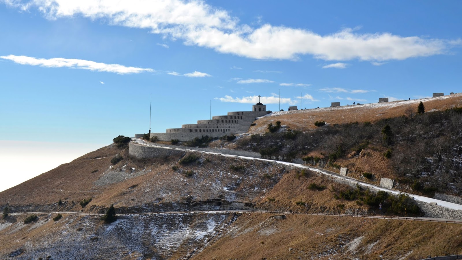 Cima Grappa da Baita Camol, per il sentiero 100. Escursione a Campocroce