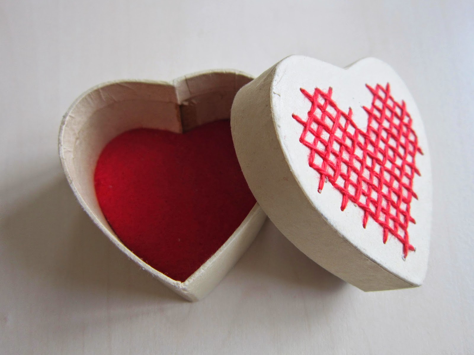 Always Arty: Cross Stitch Heart Box