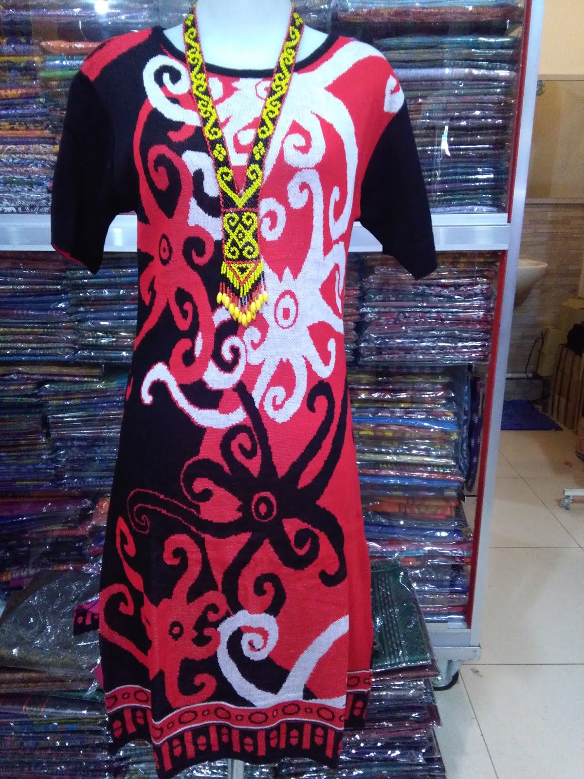 Batik Motif Dayak Khas Kalimantan, : Rok Rajut motif Kalimantan