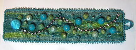 Bracelets projects galore! - bead embroidery, part one