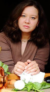 Biografia LAURA ADAMACHE blogger culinar si autoarea unor carti cu ...