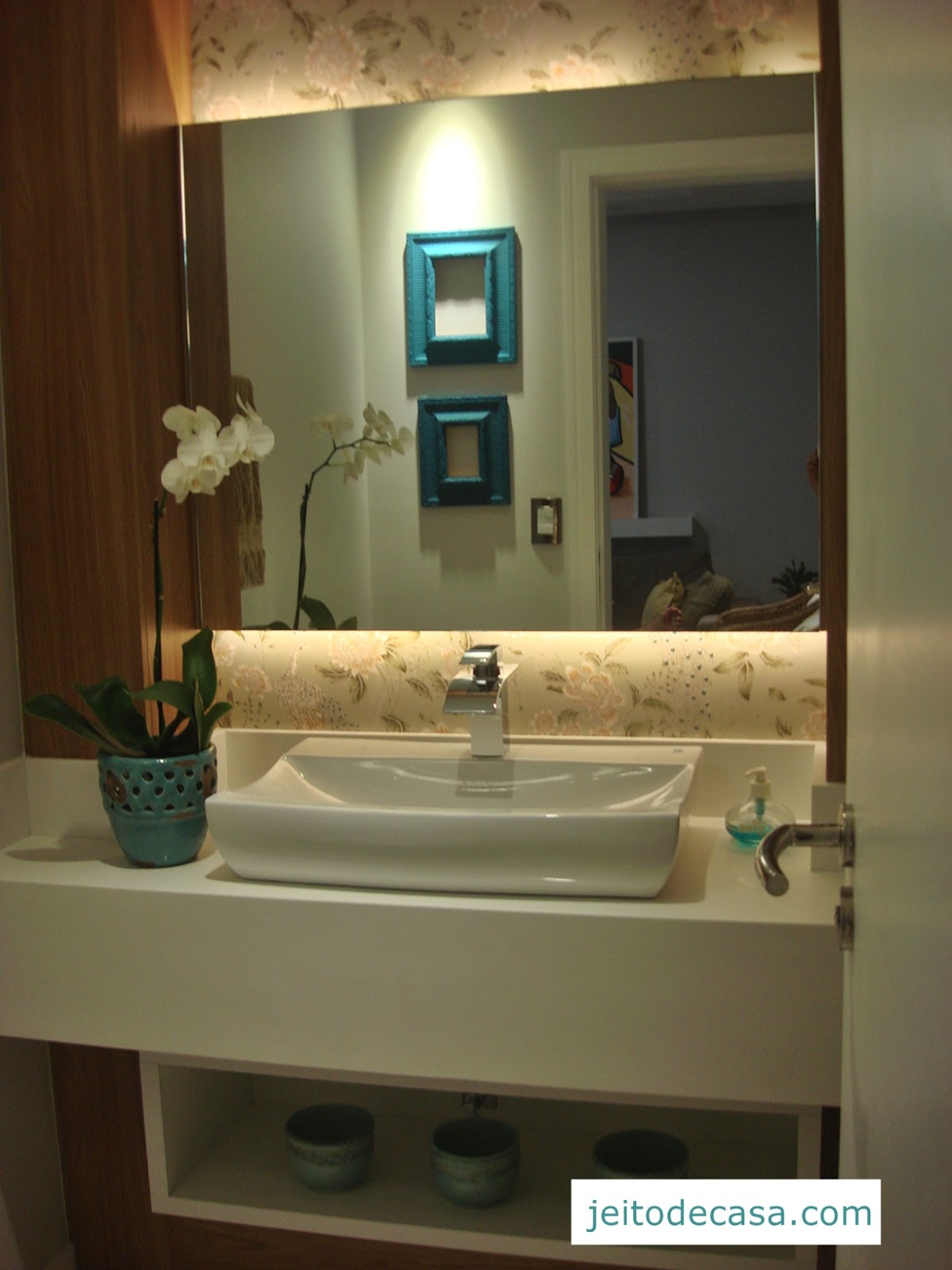 Lavabo decorado com papel de parede... - Jeito de Casa - Blog de ...