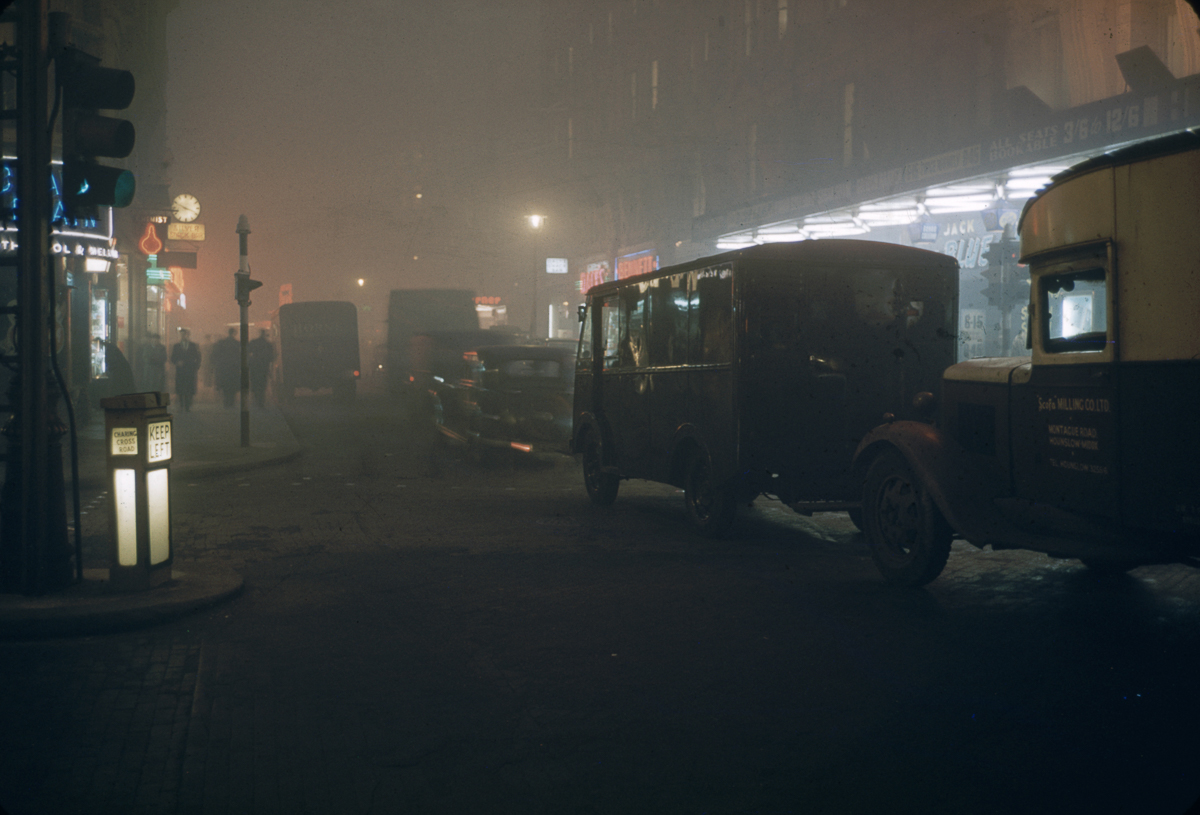 12 Amazing Color Photographs of the London Smog Disaster of 1952 ...