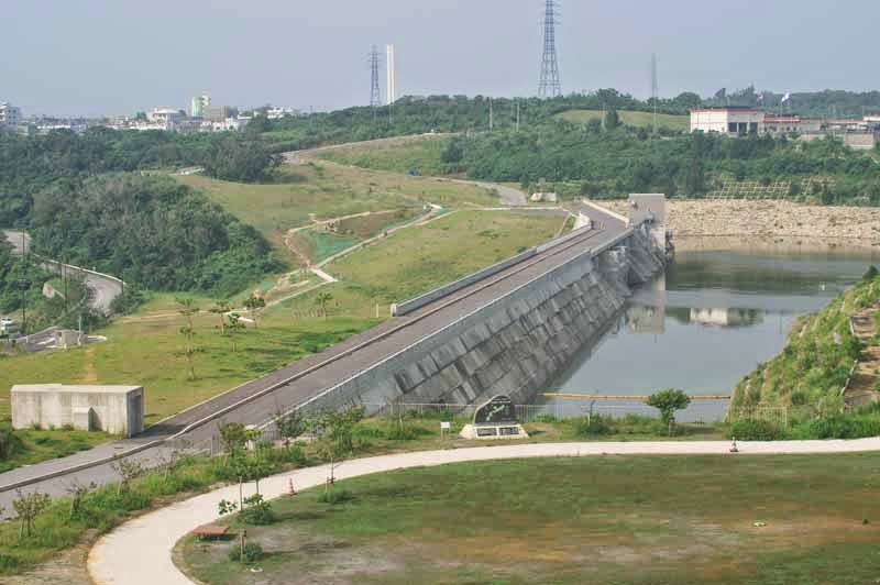 Ryukyu Life: Sneaking a Peek at Kin Dam in Okinawa, Japan