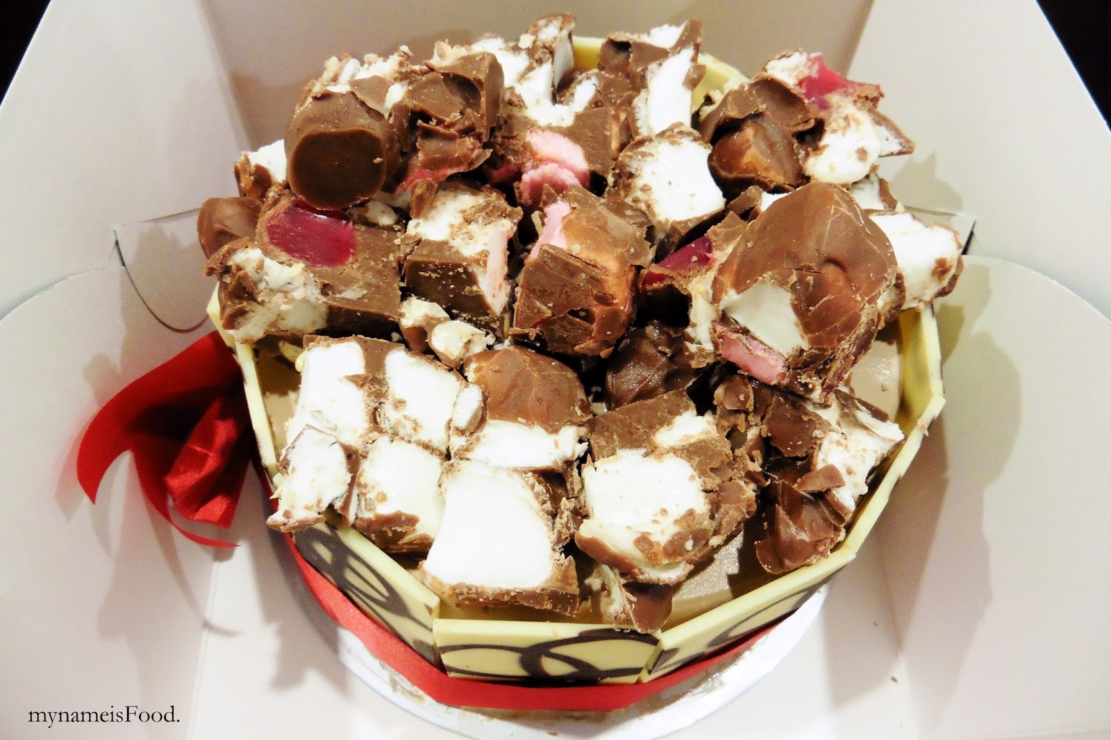 Michel's Patisserie's Surprise Cake Review - my name is Food.